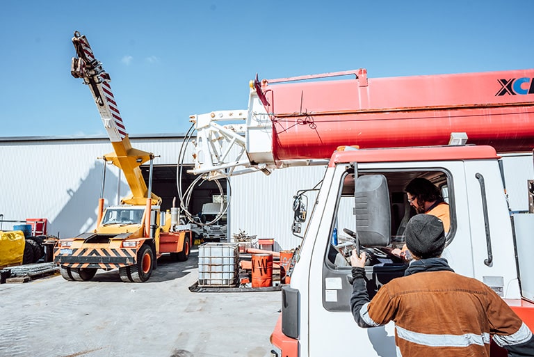 Everything You Need to Know About an Emergency Crane Service | Kingy’s ...